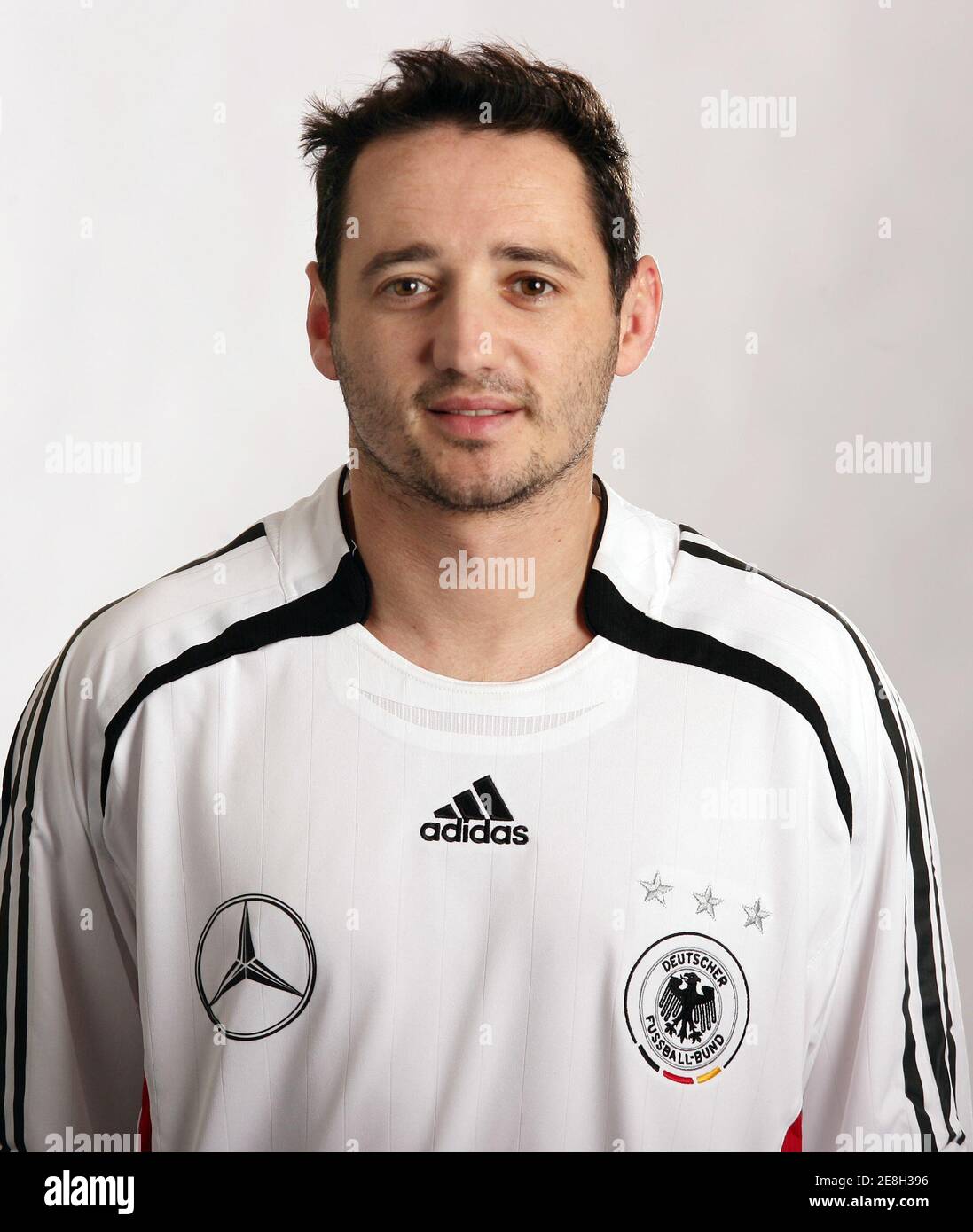 German soccer player oliver neuville hi-res stock photography and ...