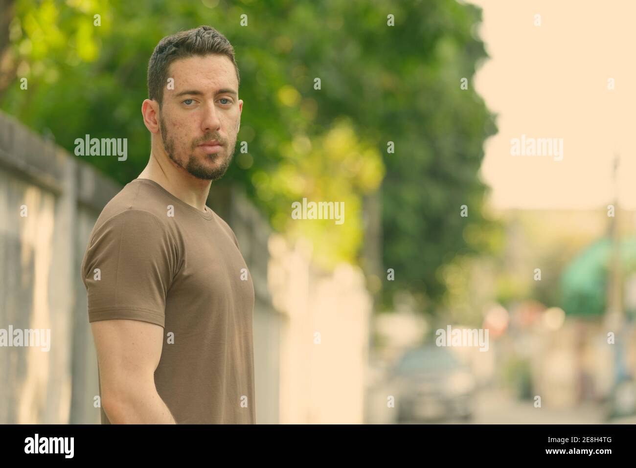 Confident looking man hi-res stock photography and images - Alamy