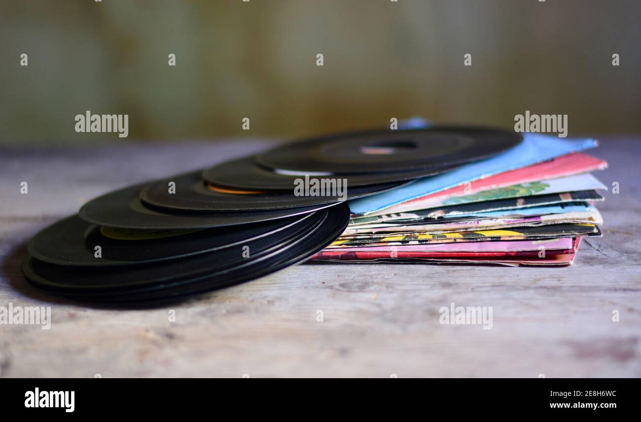 Old school vinyl record store hi-res stock photography and images - Alamy