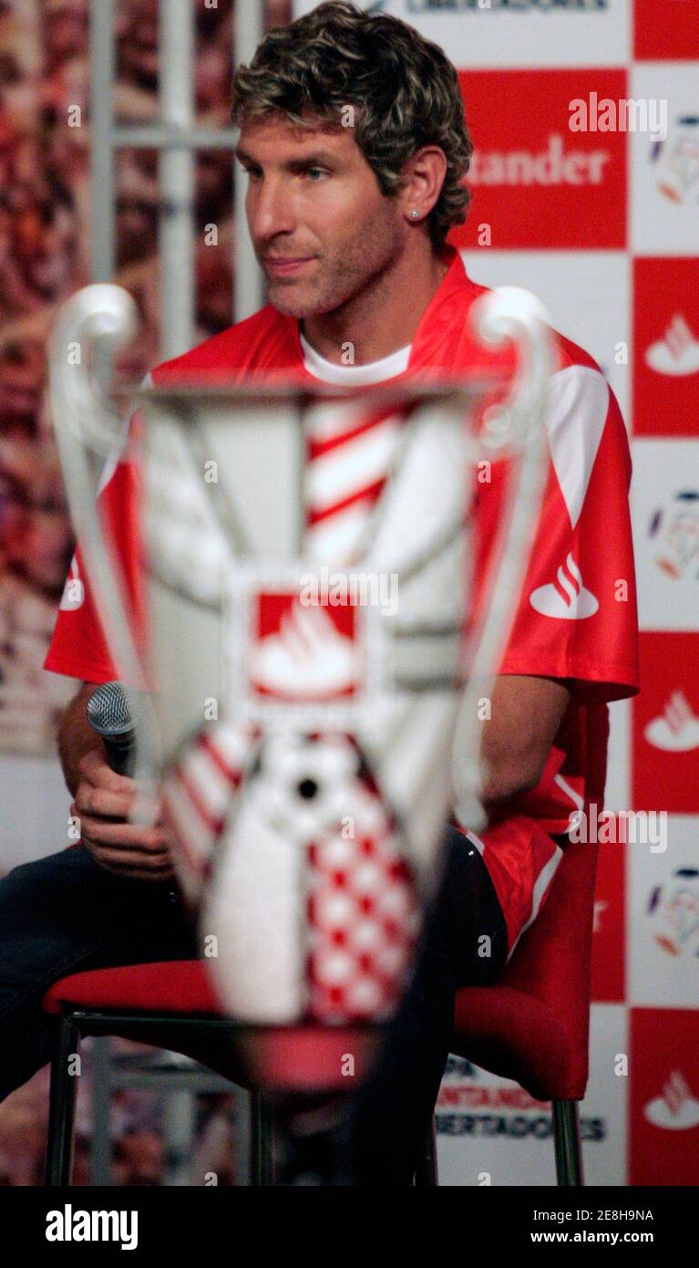 Martin palermo boca hi-res stock photography and images - Alamy