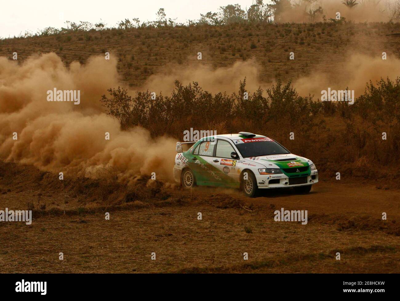 Mitsubishi lancer evo car racing hi-res stock photography and images ...