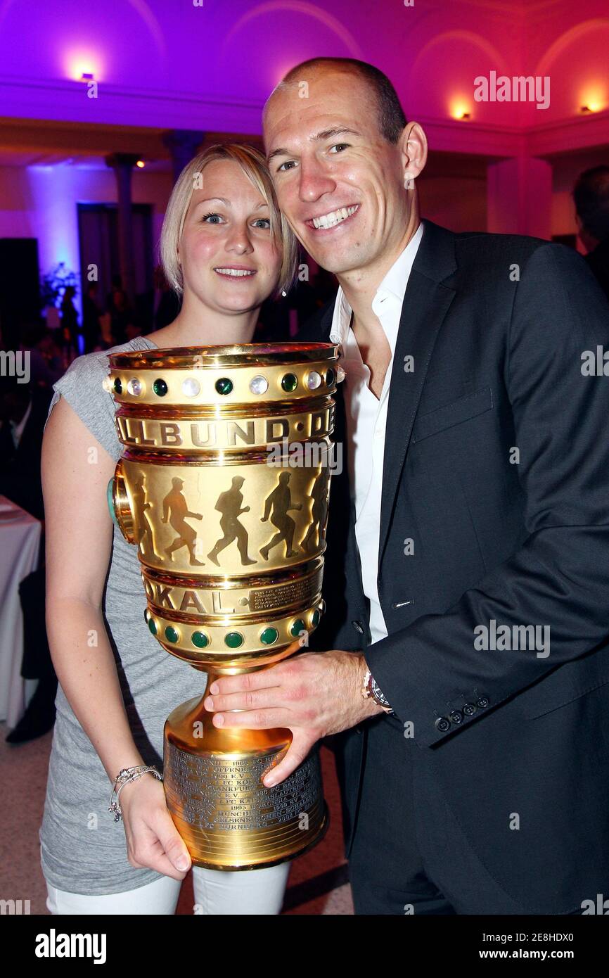 Arjen robben and bernadien hi-res stock photography and images - Alamy