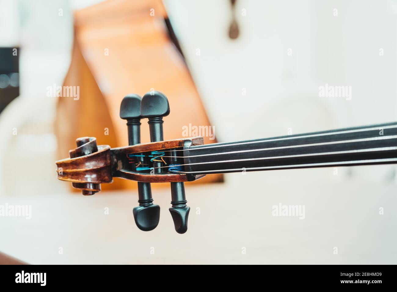 Neck violin hi-res stock photography and images - Alamy