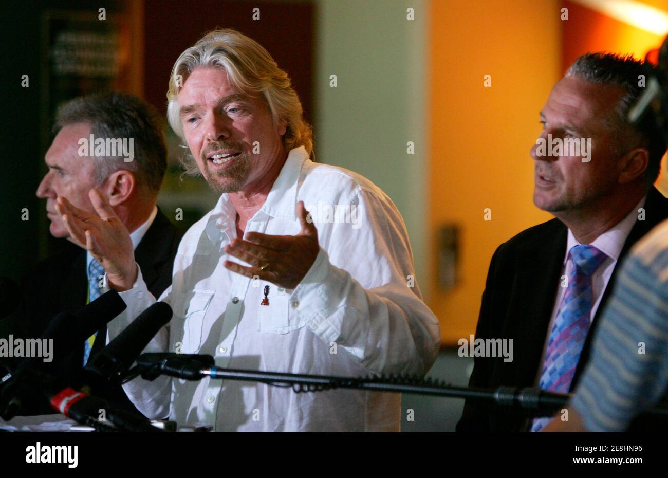 Australian cricket captain allan border hi-res stock photography and ...