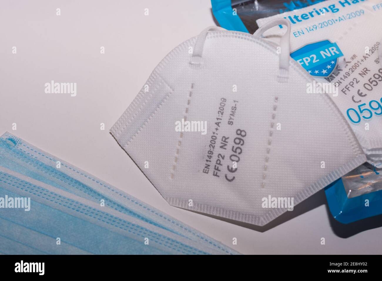 Kn95 ffp2 hi-res stock photography and images - Alamy