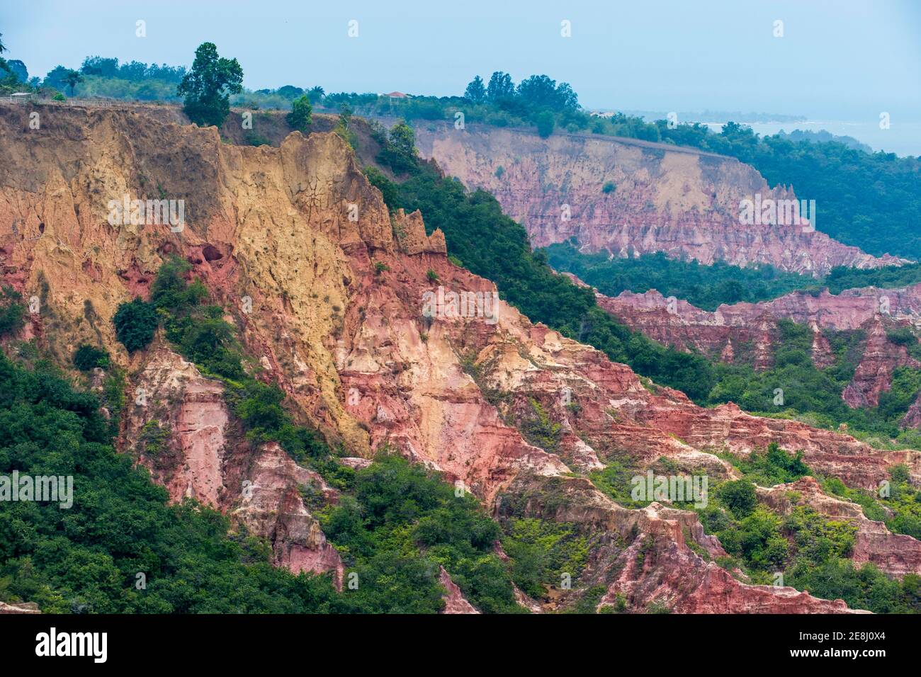 Erosion created the "Grand canyon of the Congo", Diosso Gorge, Pointe ...