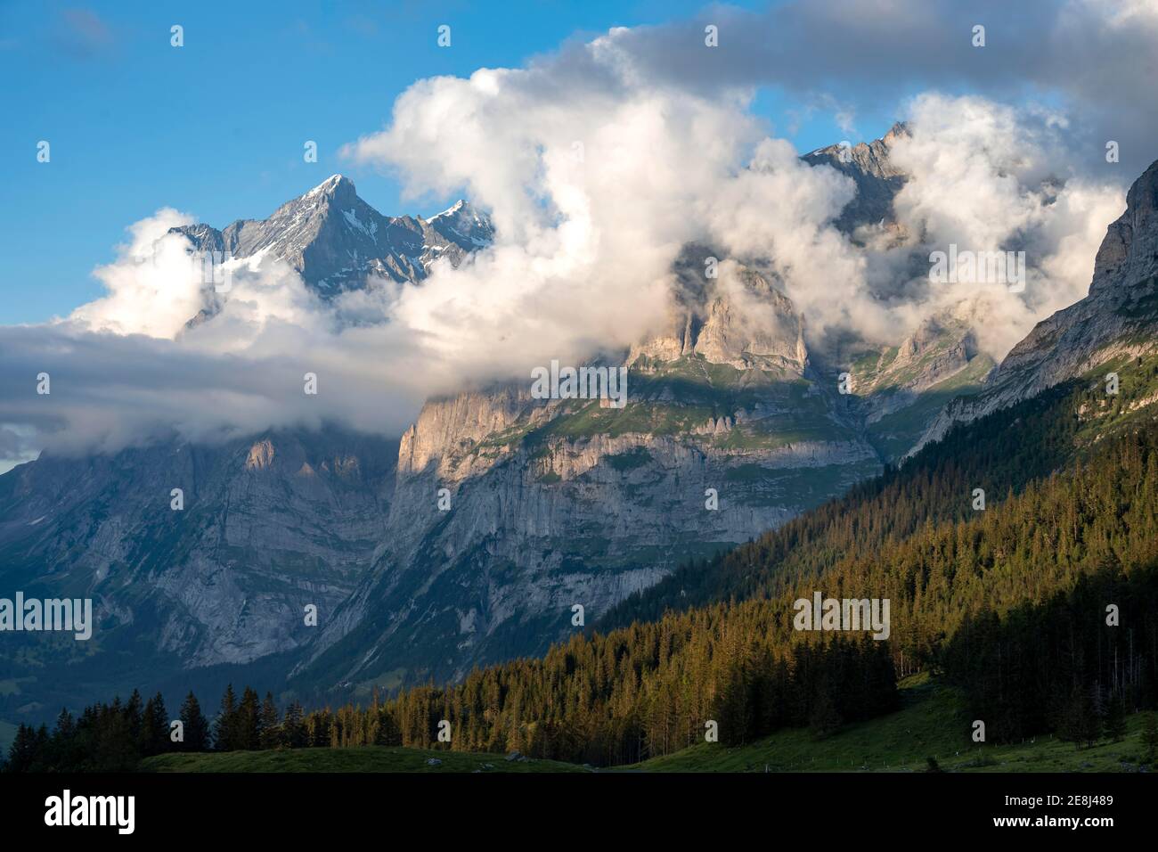 View from Pfingstegg, clouds around the gifel of Chrinnenhorn and ...