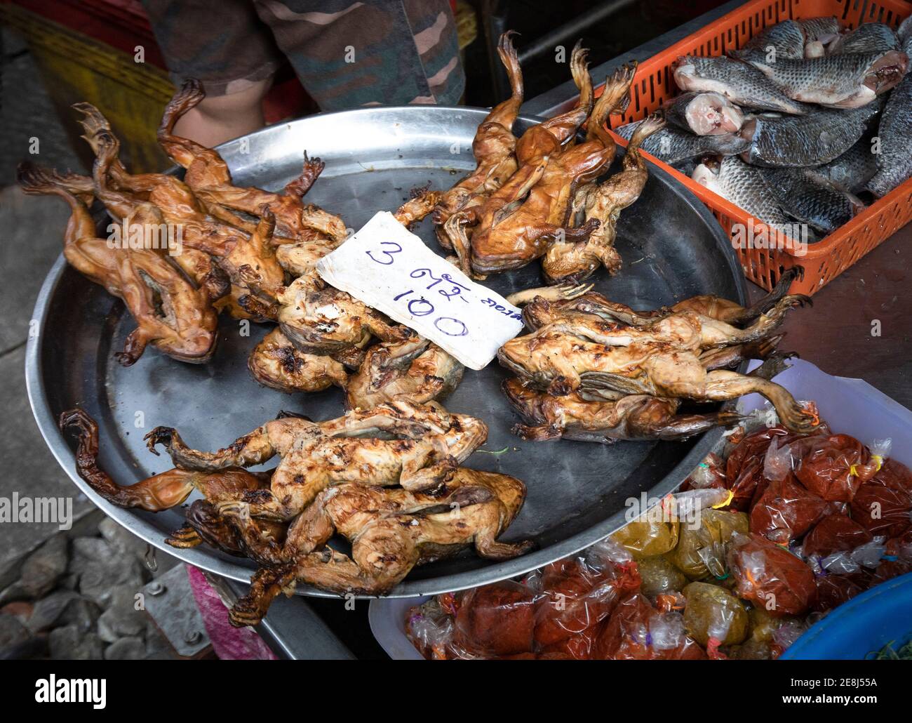 Fried frog hi-res stock photography and images - Alamy