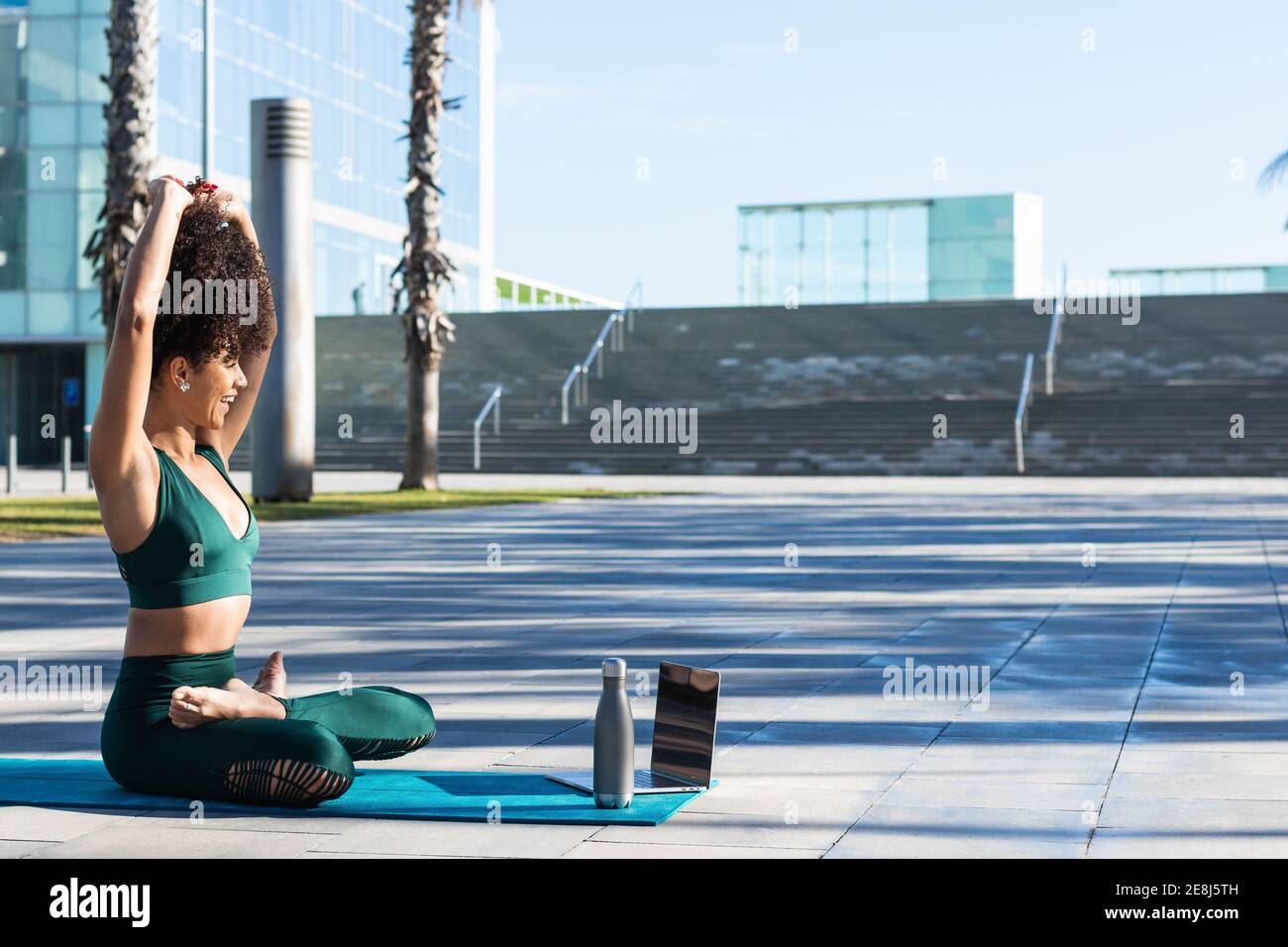 Arms raised above head hi-res stock photography and images - Alamy