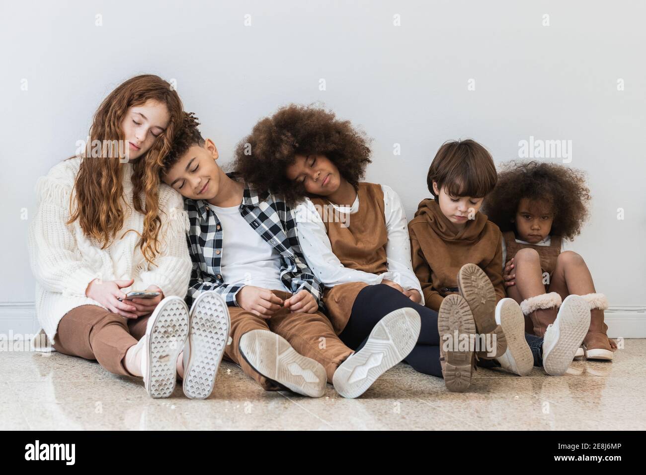 Child height order hi-res stock photography and images - Alamy