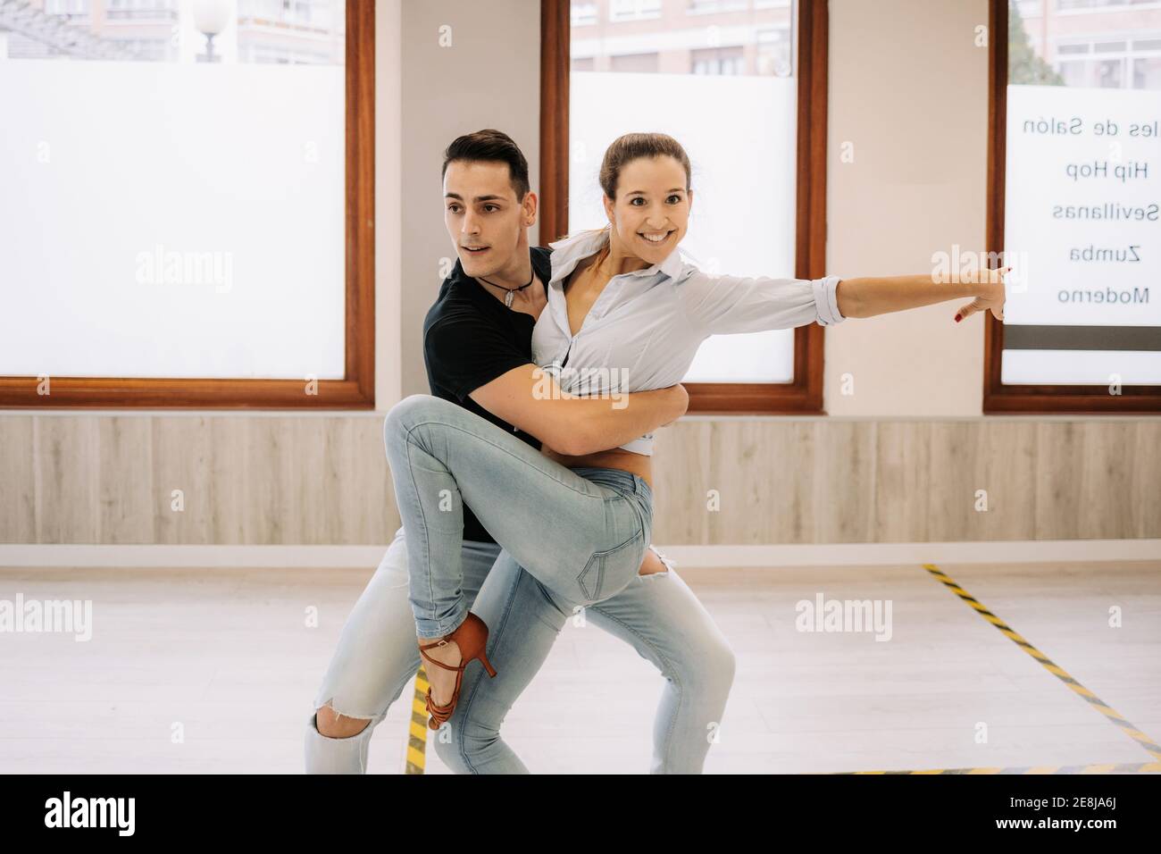 Ballroom dance lesson hi-res stock photography and images - Alamy