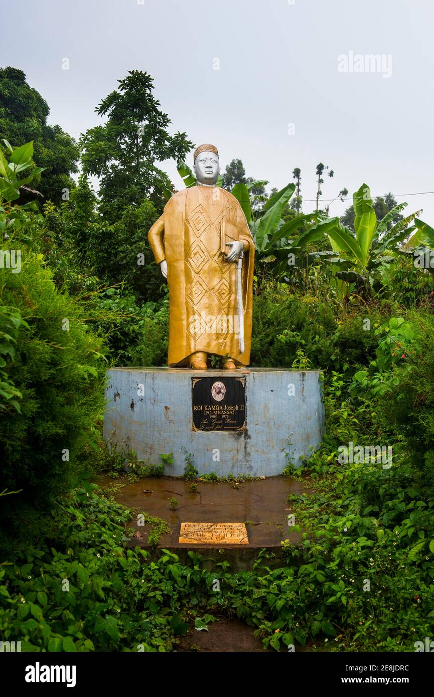 Sultan statue, large chiefdom, Bandjoun palace, near Foumban, Cameroon ...