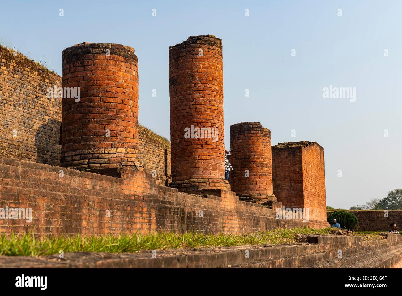 Buddhist monuments hi-res stock photography and images - Alamy