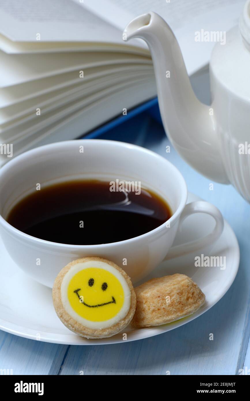 Smiley face cup hi-res stock photography and images - Alamy