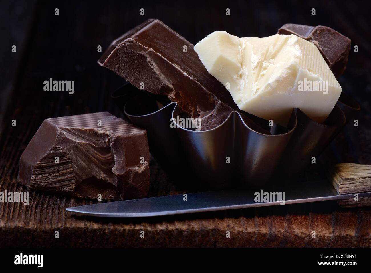 Shell chocolate hi-res stock photography and images - Alamy