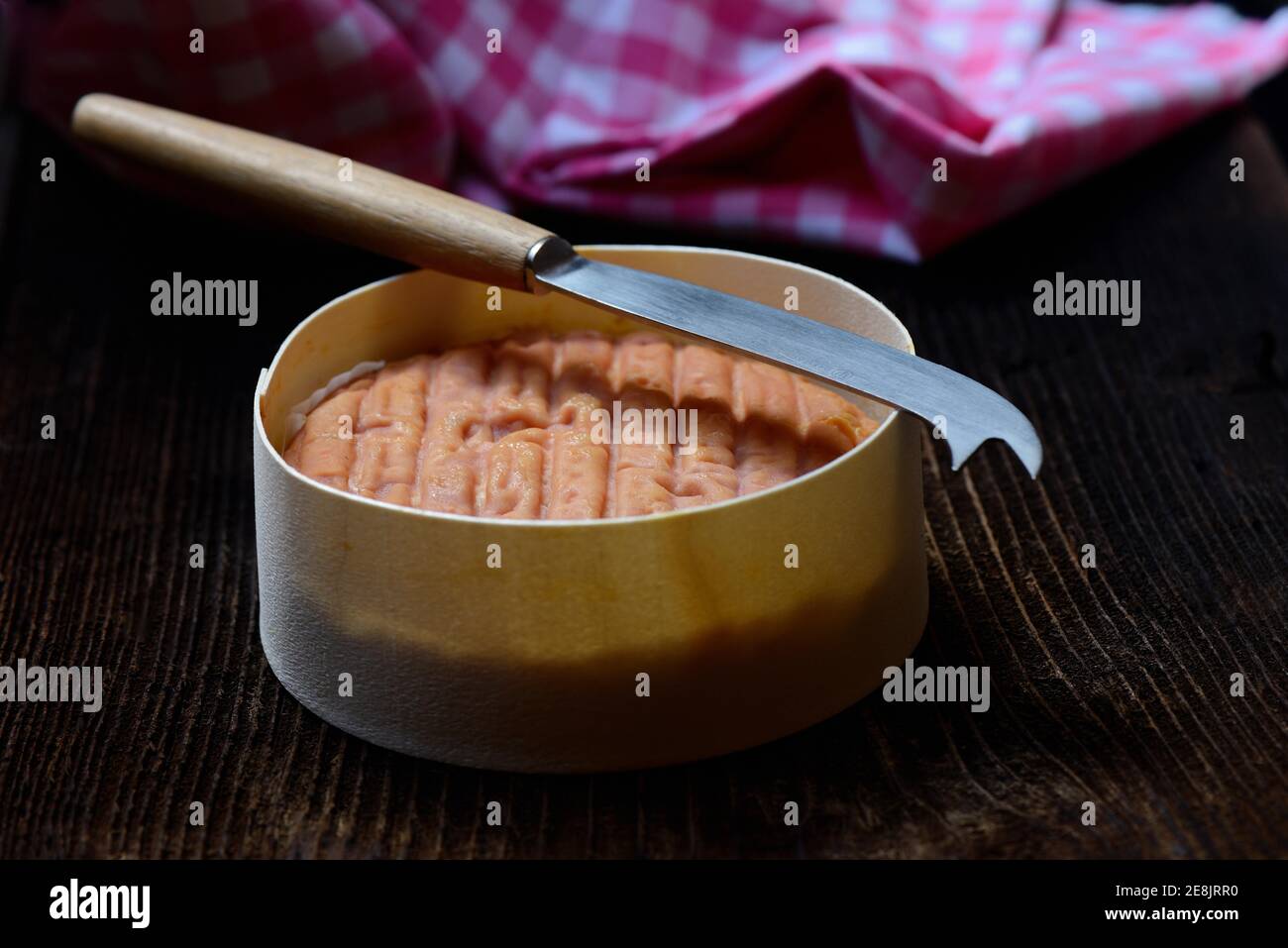 Epoisses de Bourgogne, Epoisse Stock Photo - Alamy