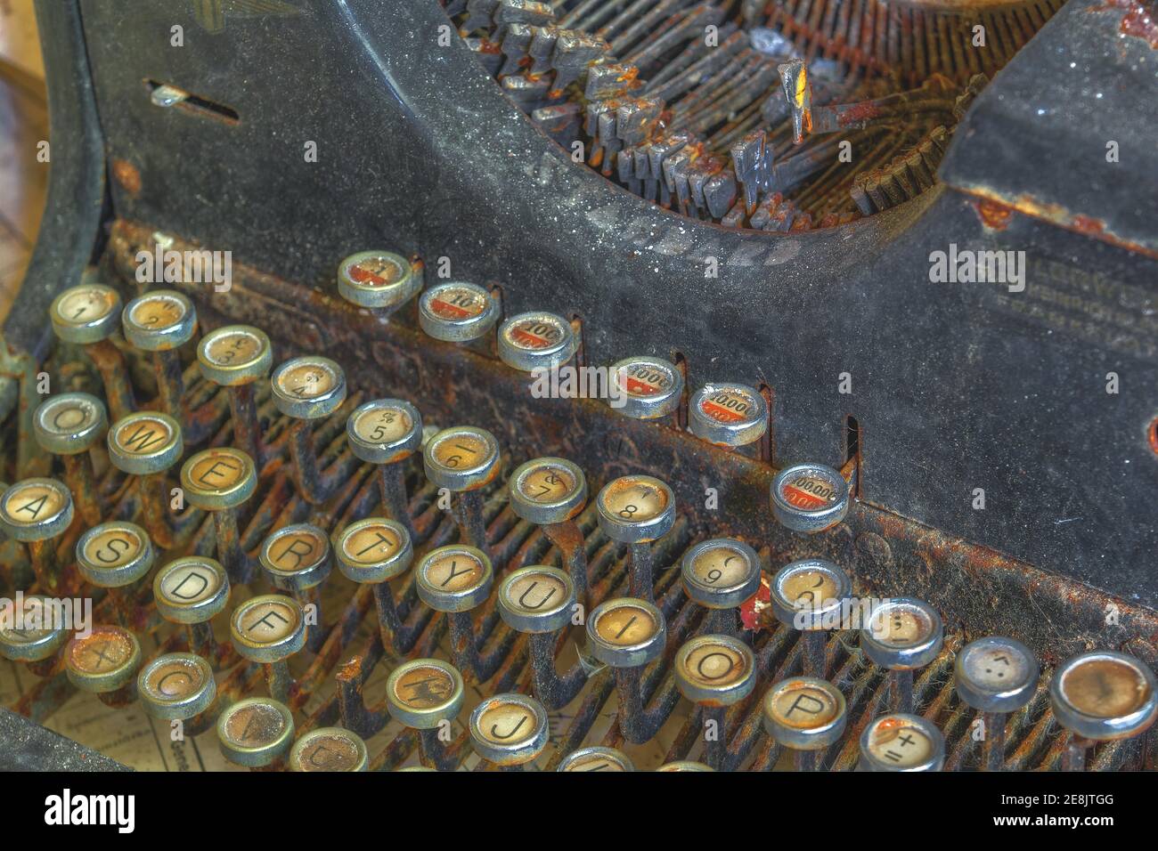 Dusty rusty old typewriter, Papierfabrik Hermes, Lost Place ...