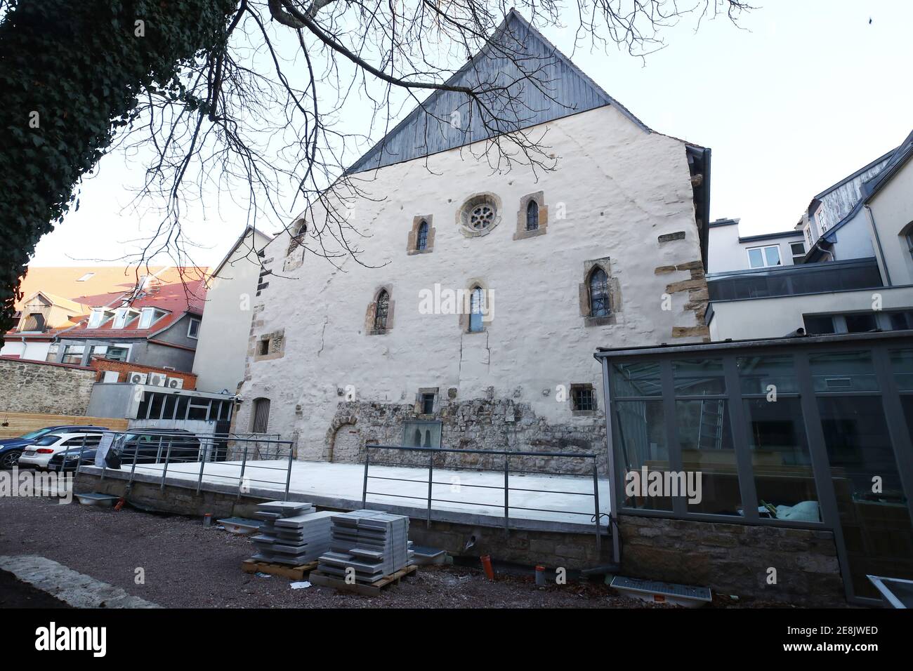 Erfurt, Germany. 31st Jan, 2021. The old synagogue in the city centre ...