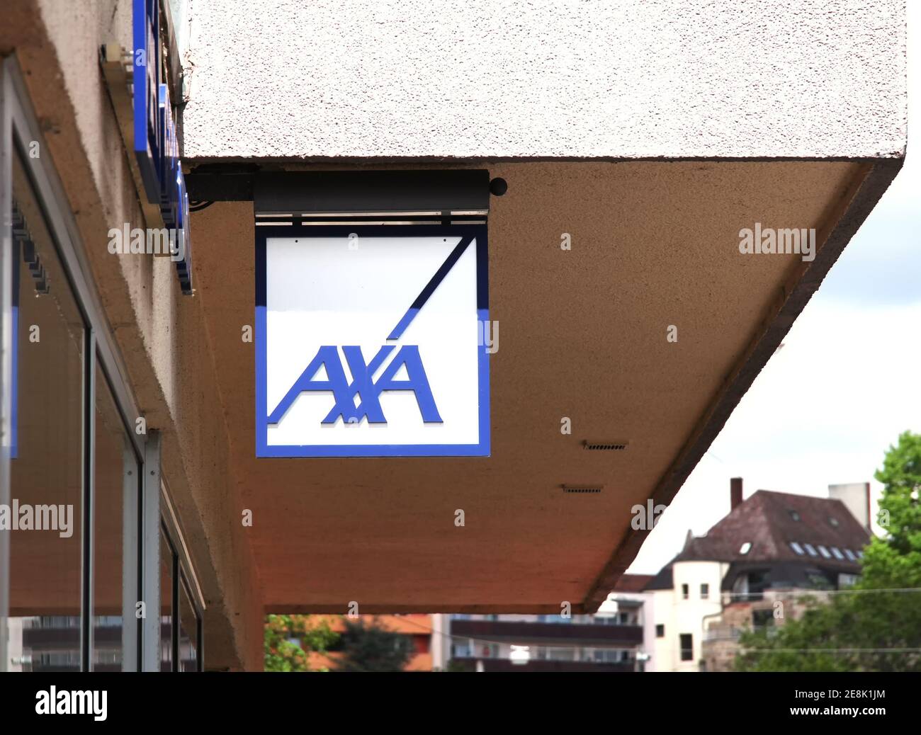 Axa symbol hi-res stock photography and images - Alamy