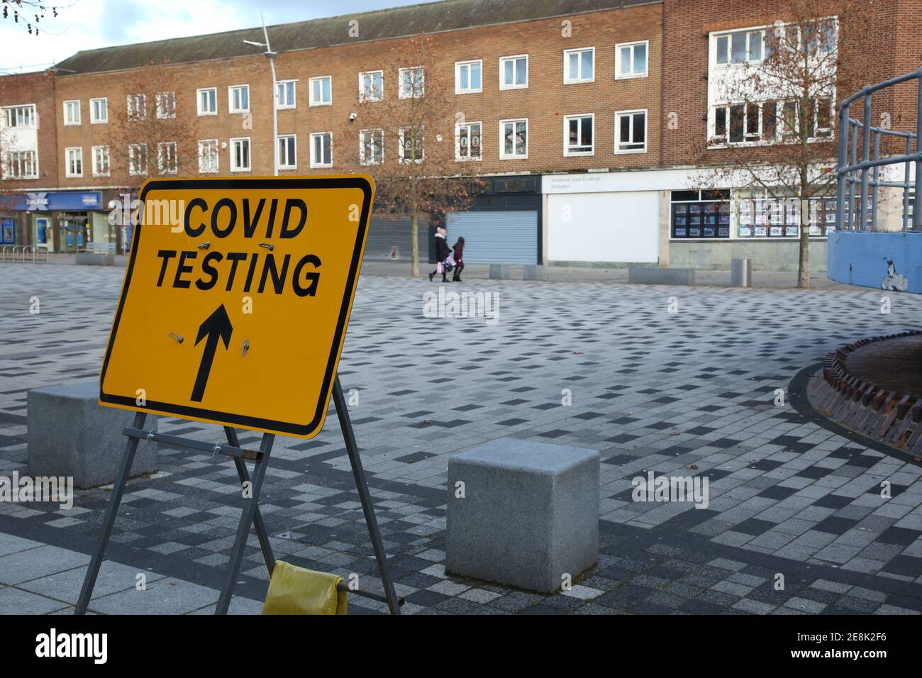 People wearing signs hi-res stock photography and images - Alamy