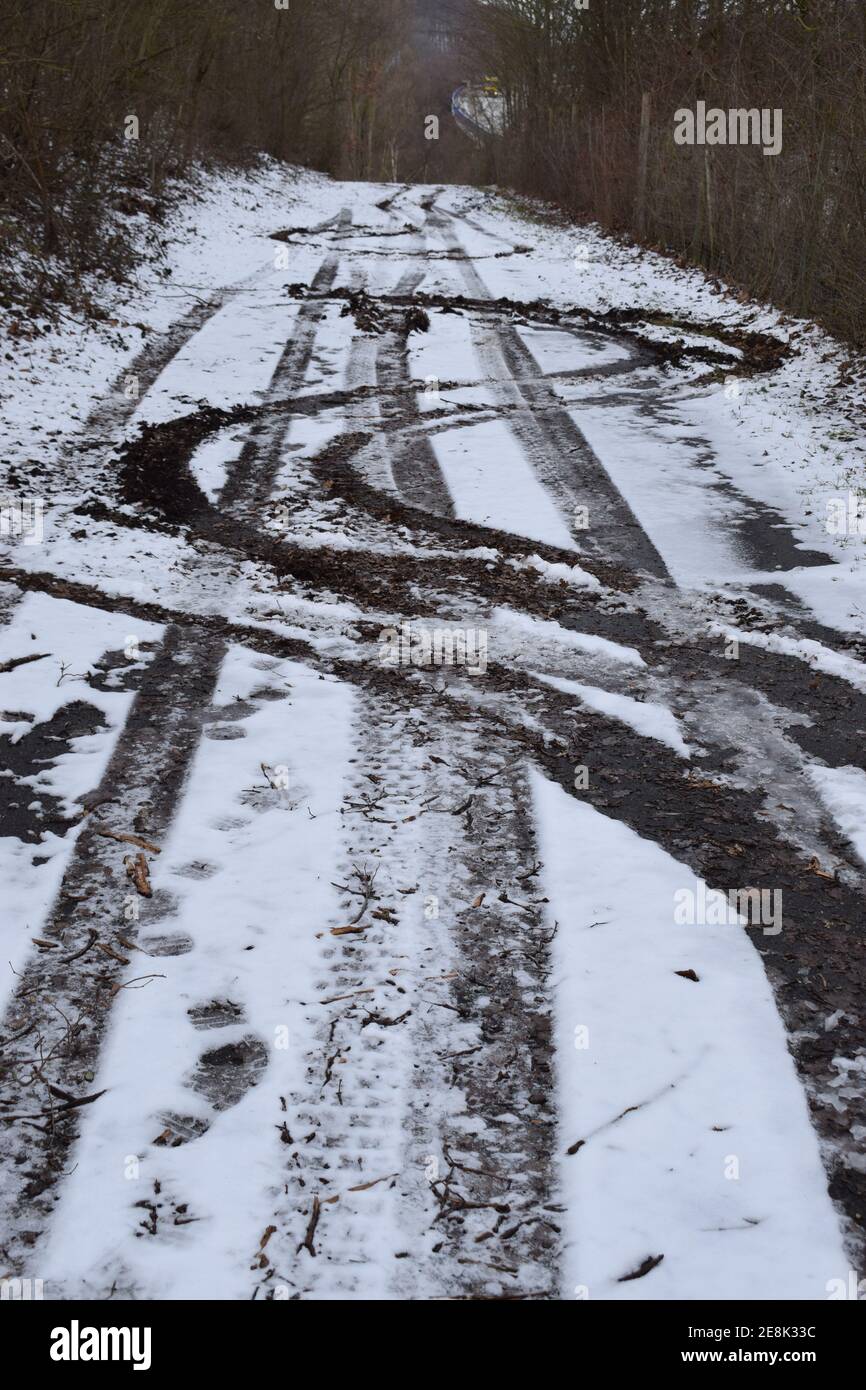 drifting vehicle marks on snow Stock Photo - Alamy