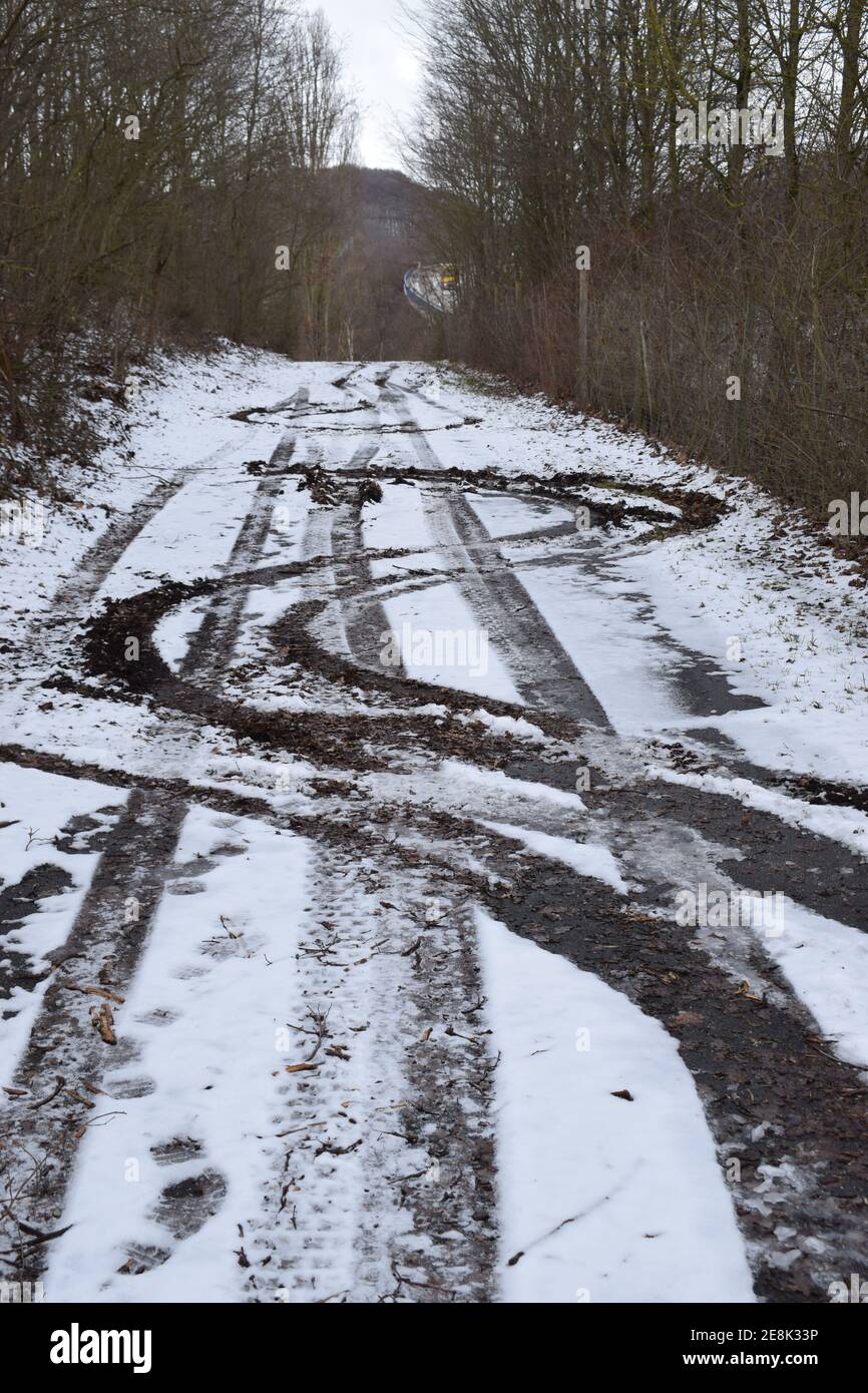 drifting vehicle marks on snow Stock Photo - Alamy