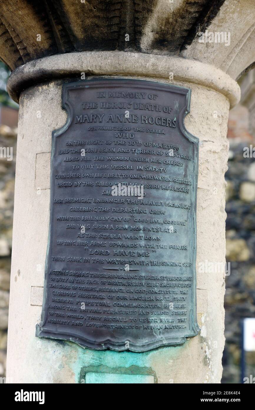MEMORIAL WATER FOUNTAIN STELLA & MARIE ANNE ROGERS Stock Photo - Alamy