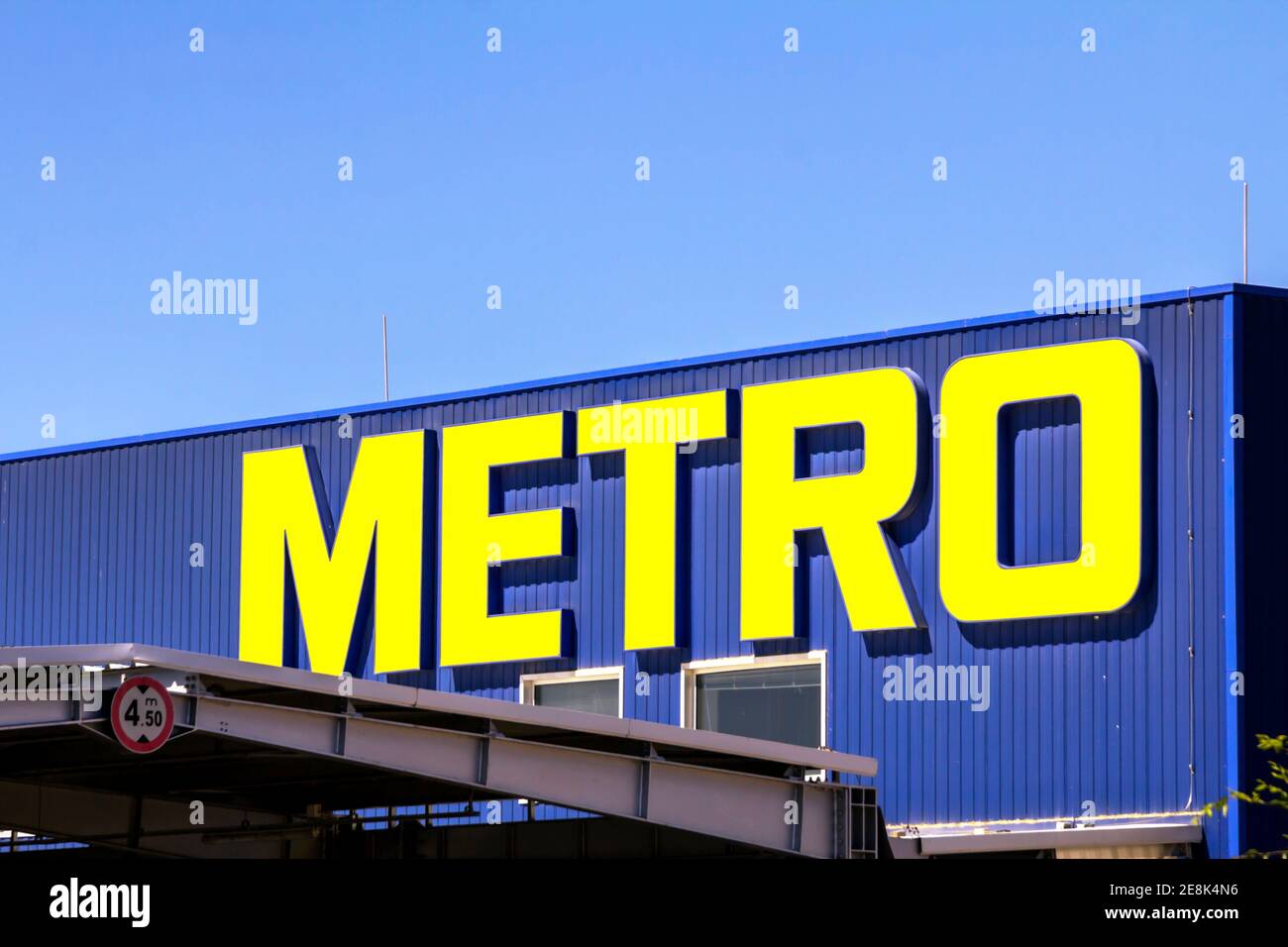Ankara, Turkey : Metro logo of a supermarket. Metro cash and carry is a ...