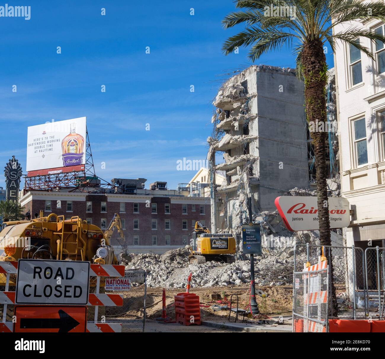 Crane collapse debris on street hi-res stock photography and images - Alamy