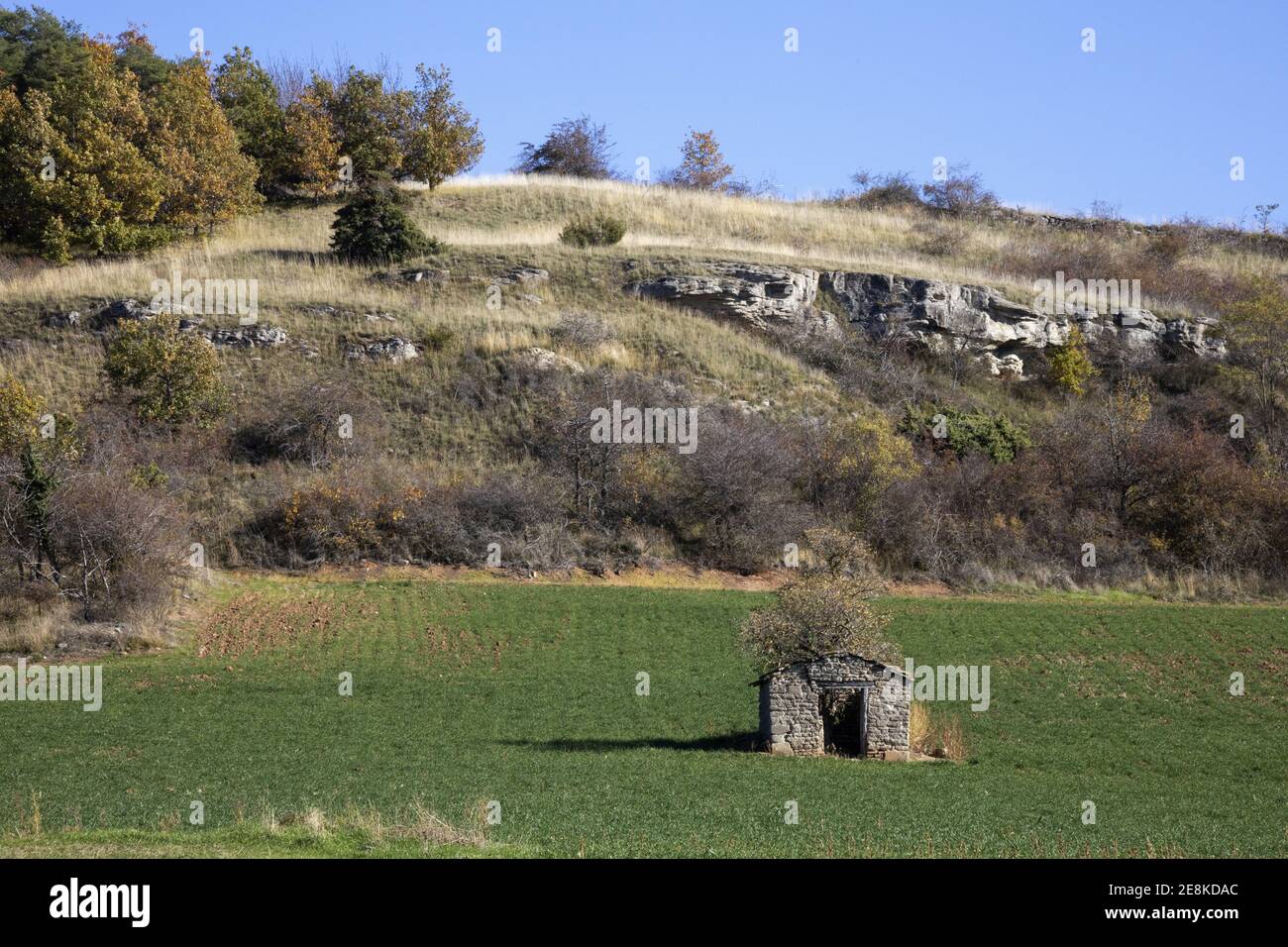 Natural stone hut hi-res stock photography and images - Alamy