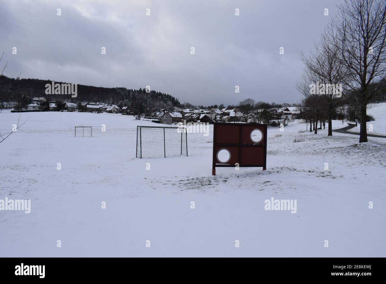 Football practice in the winter hi-res stock photography and images - Alamy