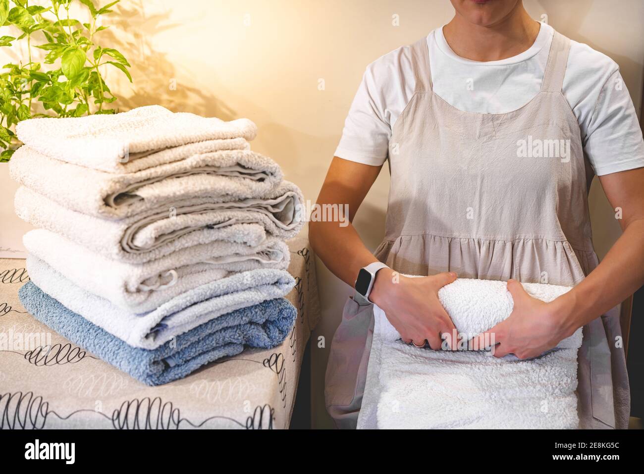 Twisting towel hi-res stock photography and images - Alamy