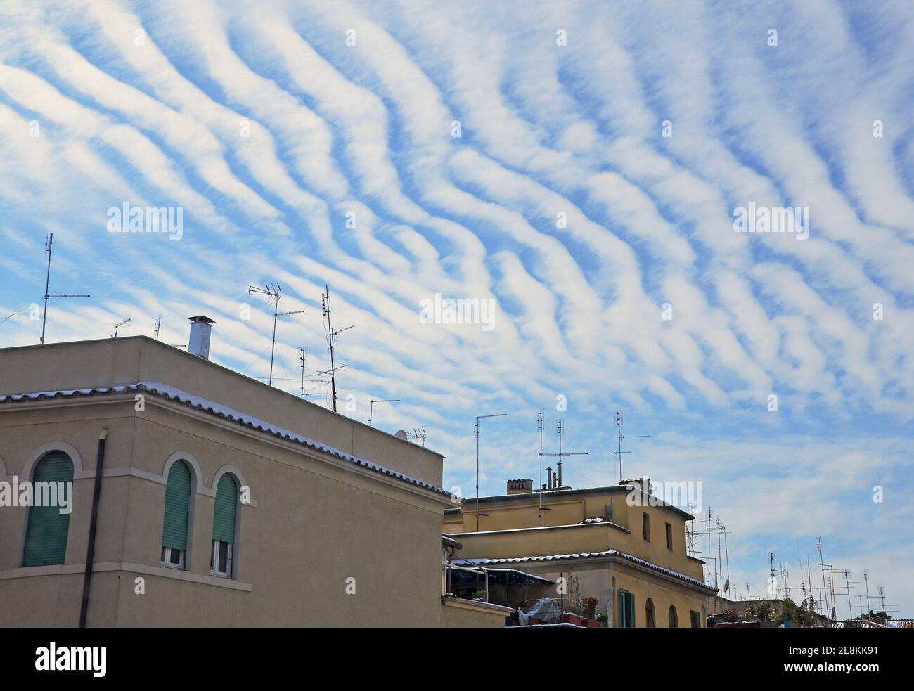 Cirri hi-res stock photography and images - Alamy