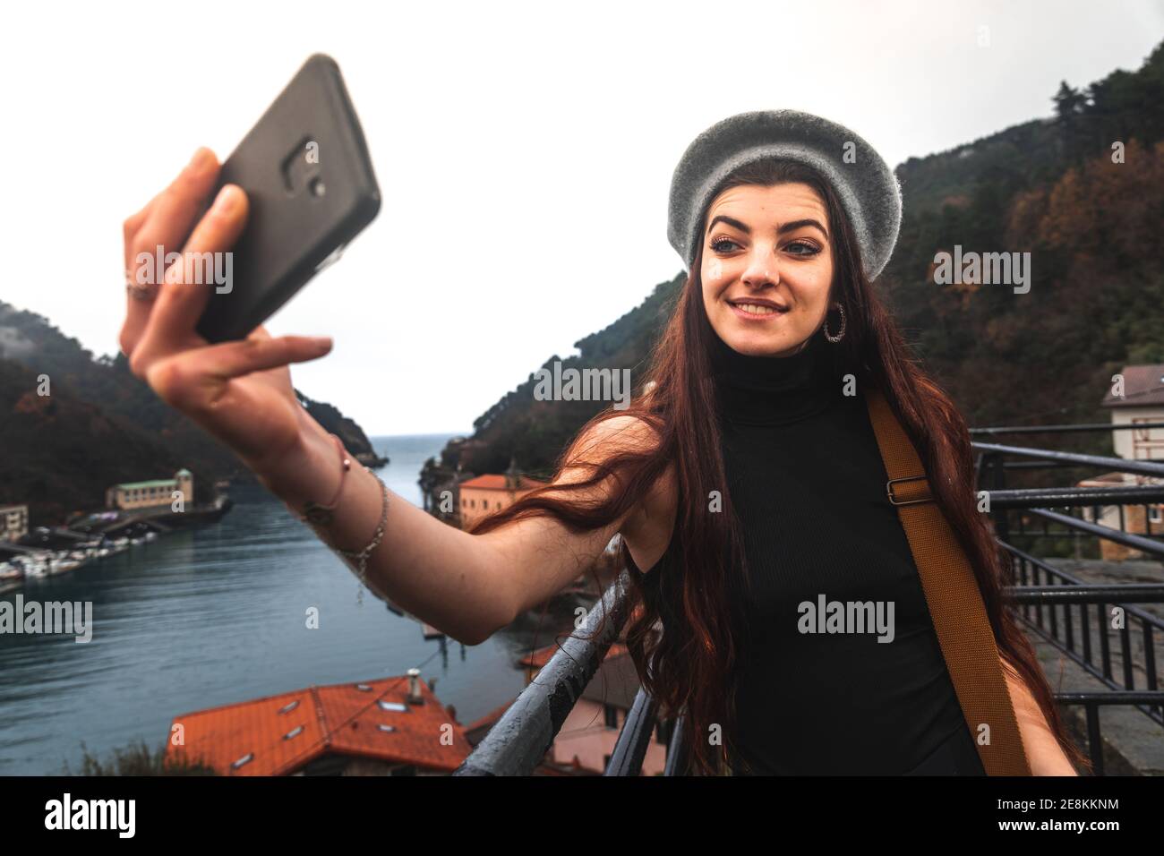 Tourist taking a selfie Stock Photo - Alamy