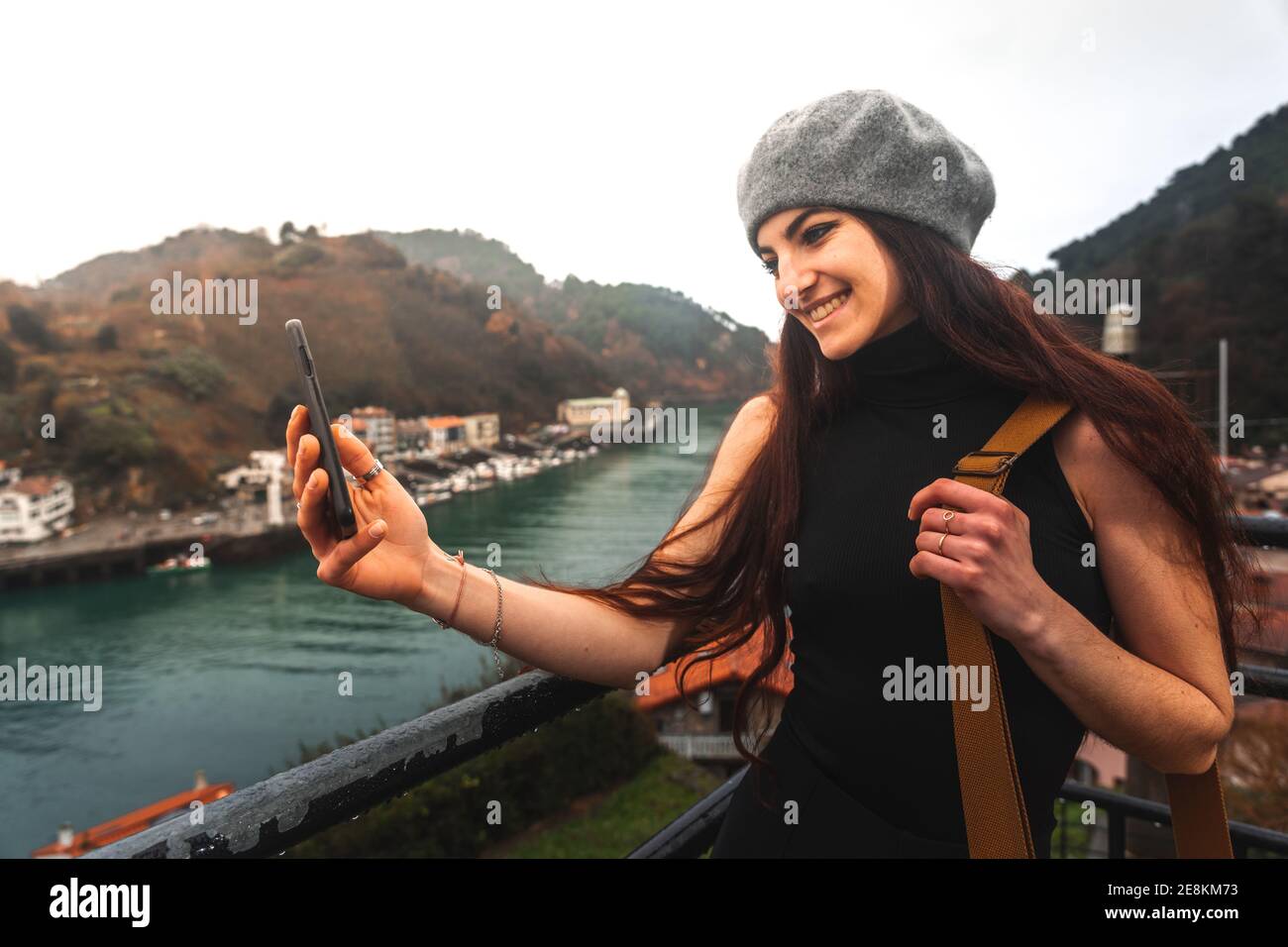 Tourist taking a selfie Stock Photo - Alamy