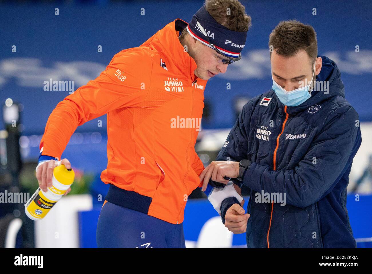 HEERENVEEN, THE NETHERLANDS - JANUARY 31: Sven Kramer of The ...