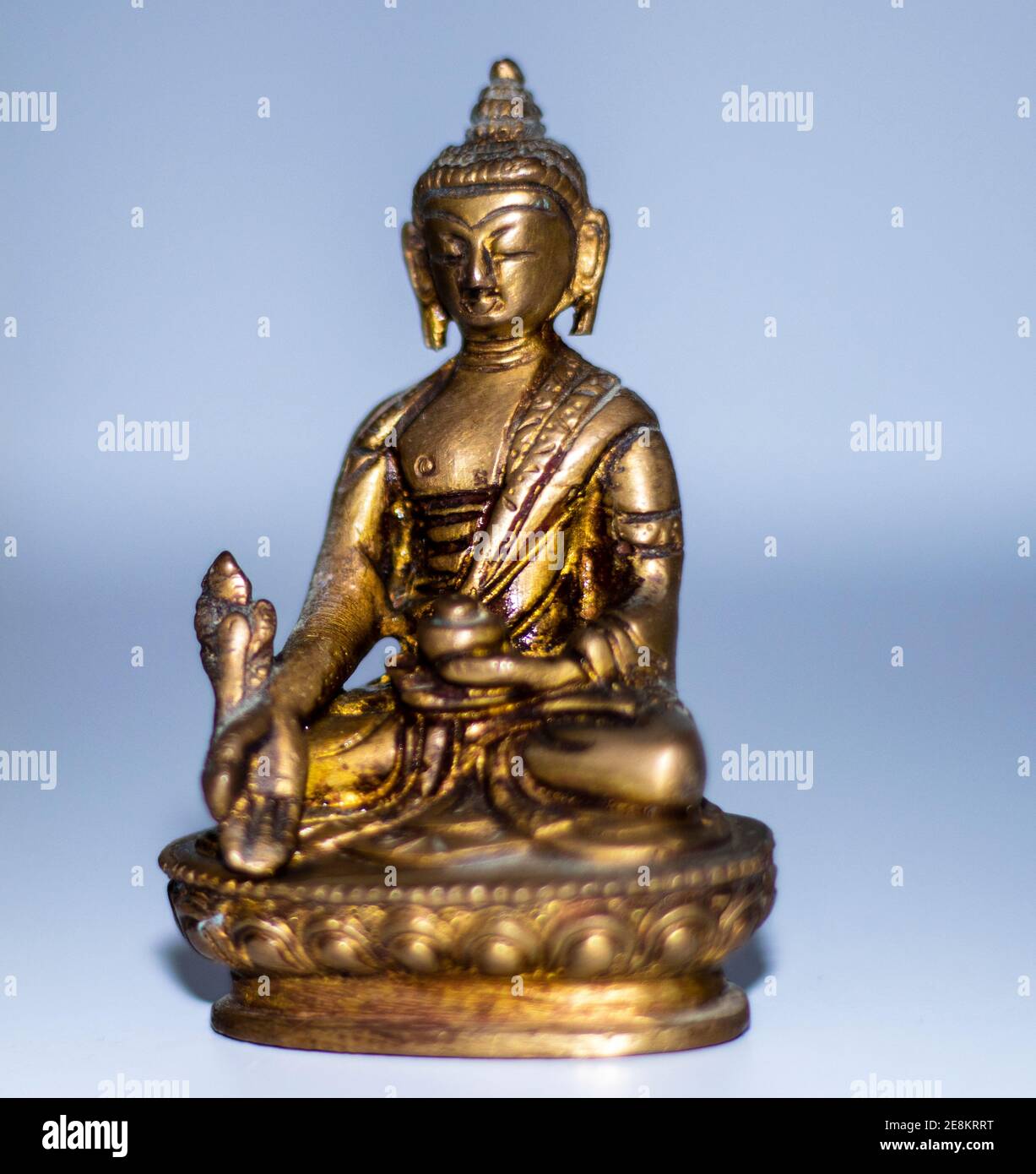 Bronze mini statue hi-res stock photography and images - Alamy