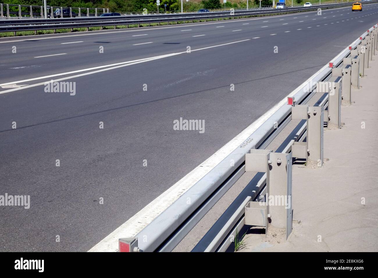 Side of highway perspective hi-res stock photography and images - Alamy