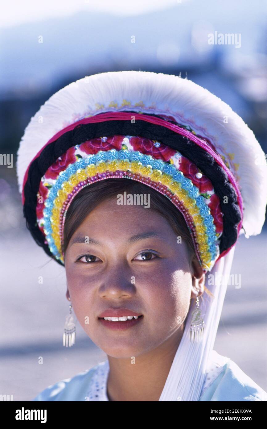 Bai women in traditional costume hi-res stock photography and images ...