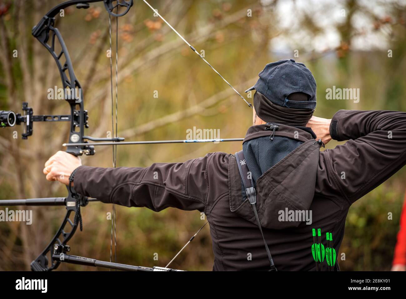 Compound bow hi-res stock photography and images - Alamy
