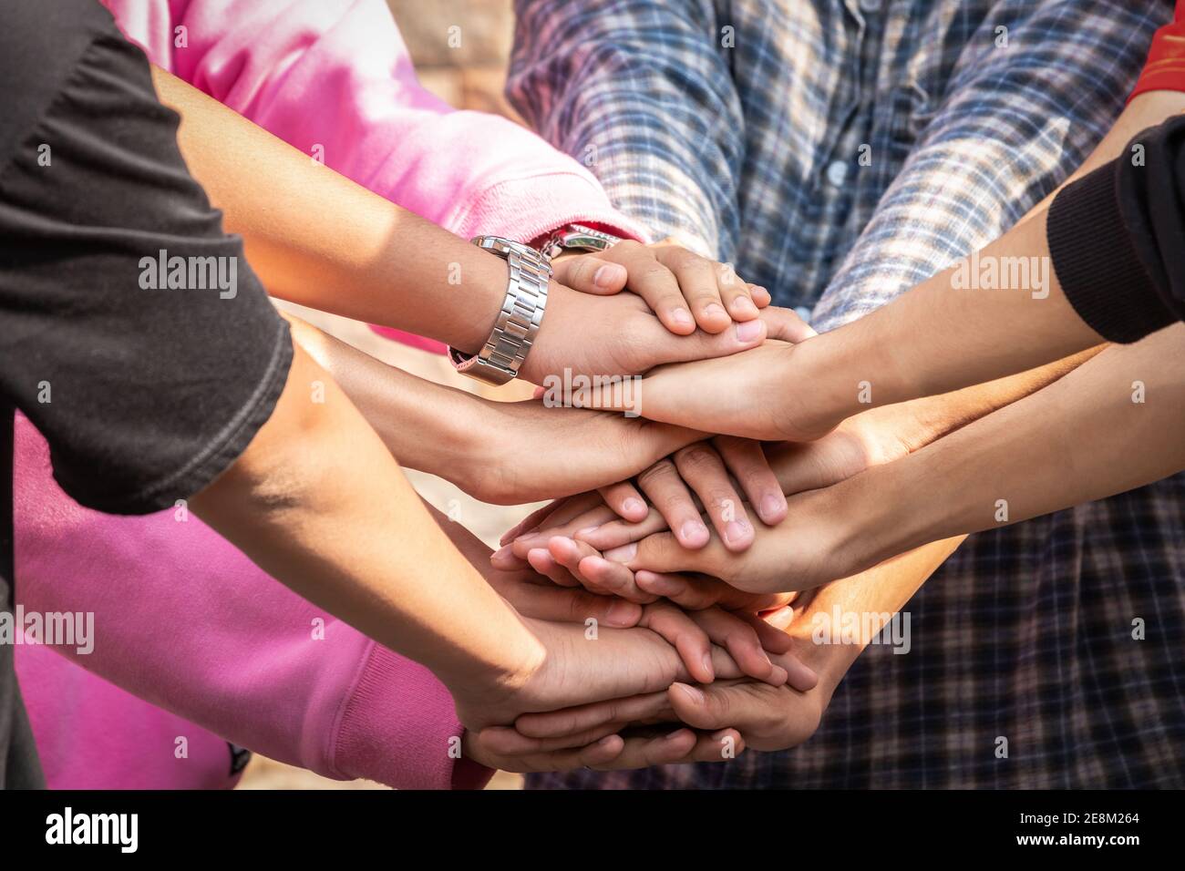 Join hands circle hi-res stock photography and images - Alamy