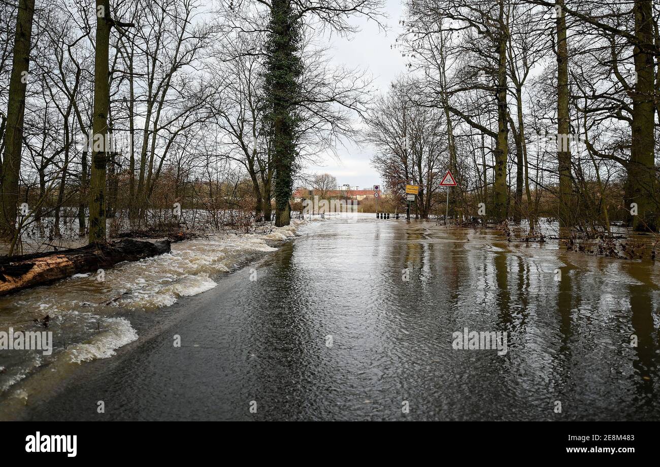 Hanau, Deutschland. 31st Jan, 2021. 31.01.2021, xpsx, local Hanau flood ...
