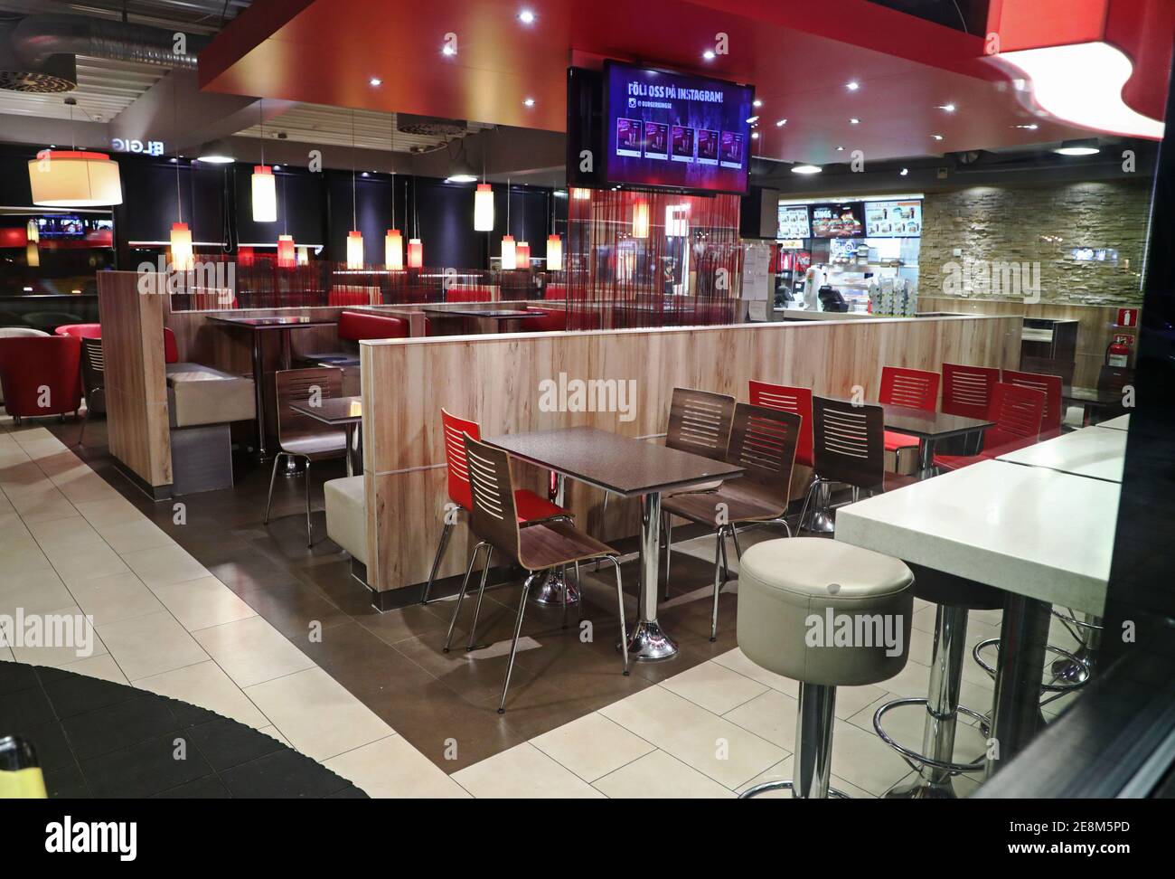 Empty burger king restaurant hi-res stock photography and images - Alamy