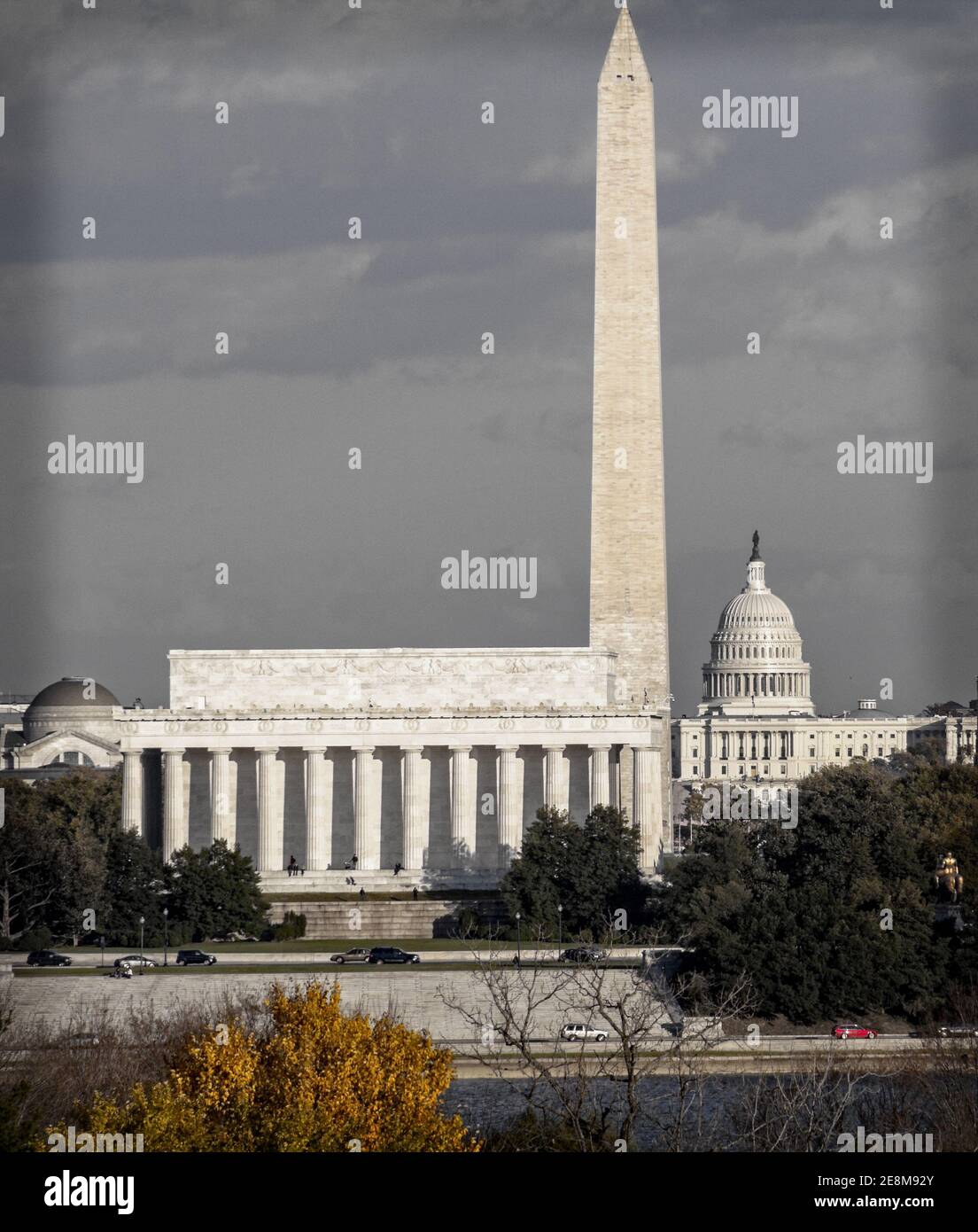 Washington DC skyline including Lincoln Memorial, Washington Monument ...