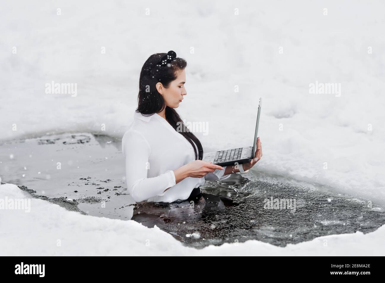 Ice bath challenge hi-res stock photography and images - Alamy