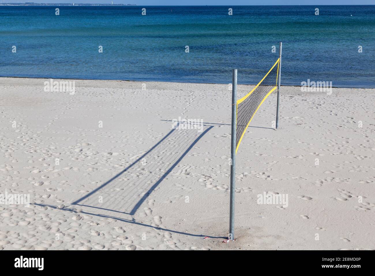 Strand volleyball hi-res stock photography and images - Alamy