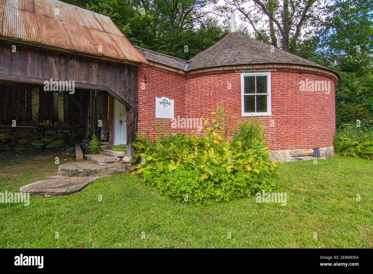 Historic round brick building hi-res stock photography and images - Alamy