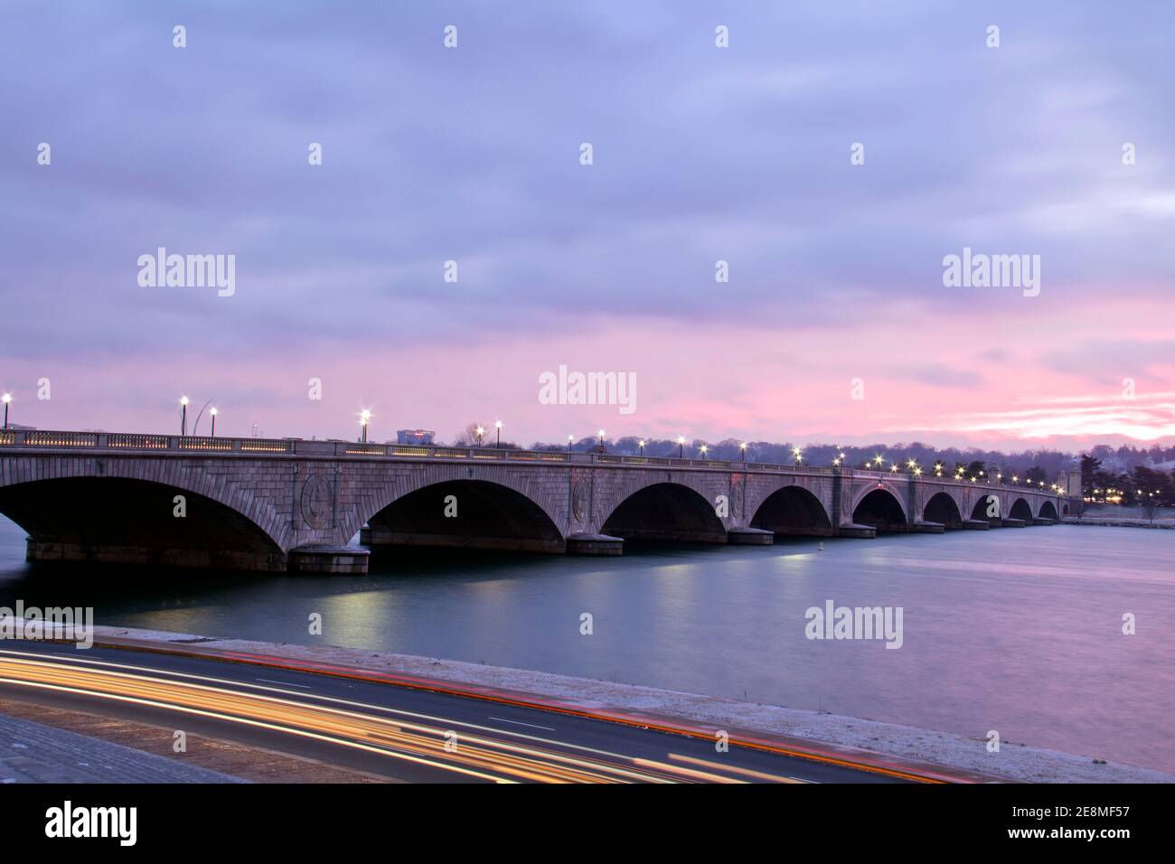 Arlington memorial bridge house hi-res stock photography and images - Alamy
