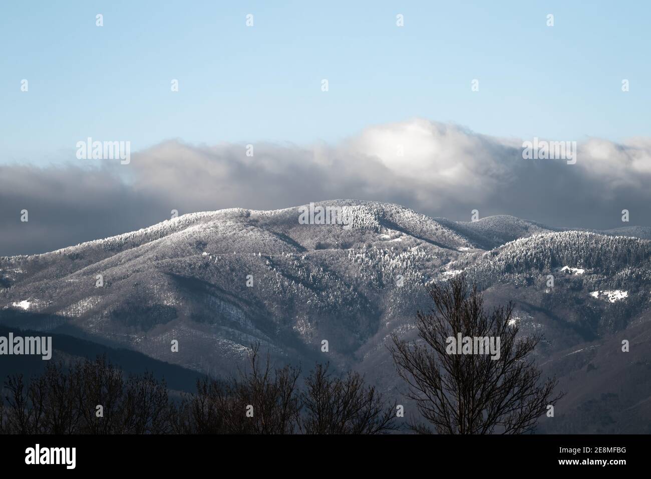 Snowy landscape. Tuscany, Italy Stock Photo - Alamy
