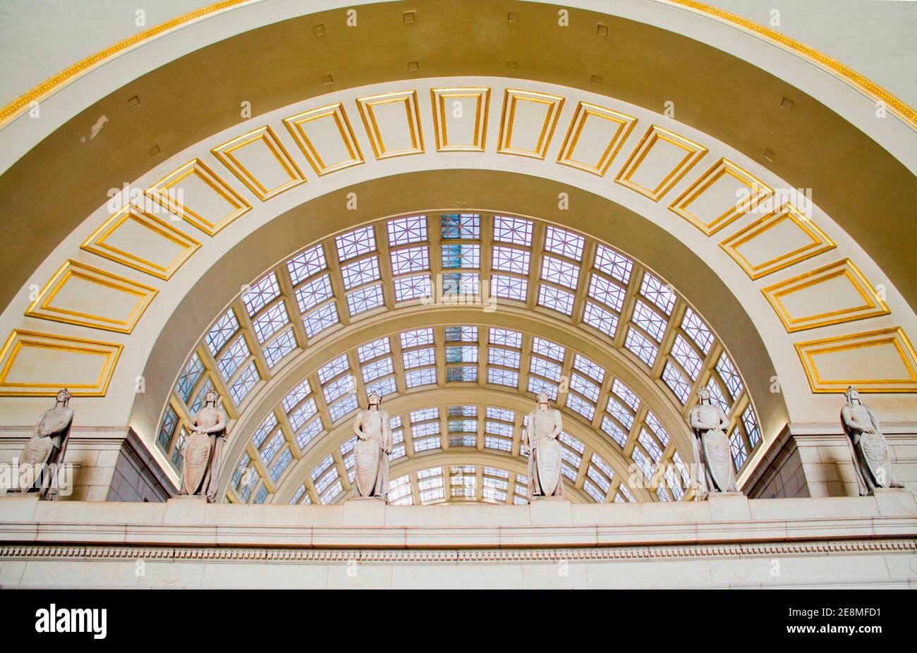 Union station dc and traveler hi-res stock photography and images - Alamy